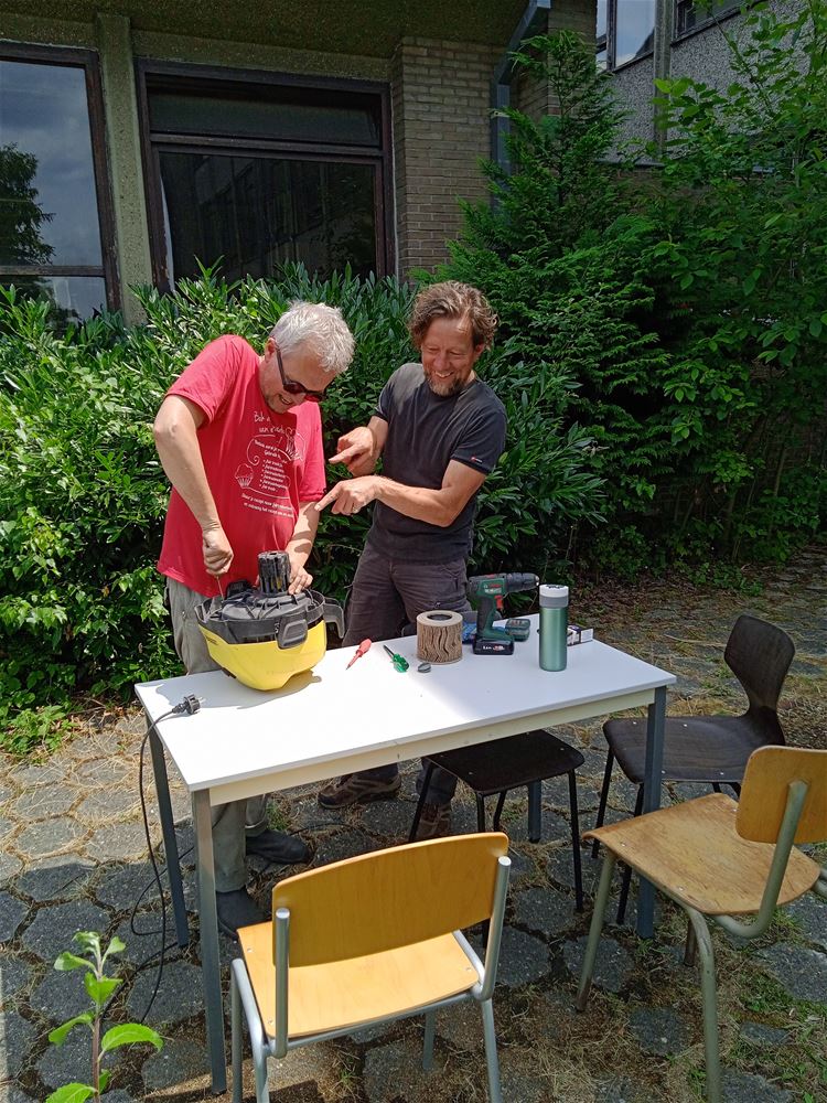 Art 27 dit jaar in rijksmiddelbare school Zonhoven - Internetgazet ...