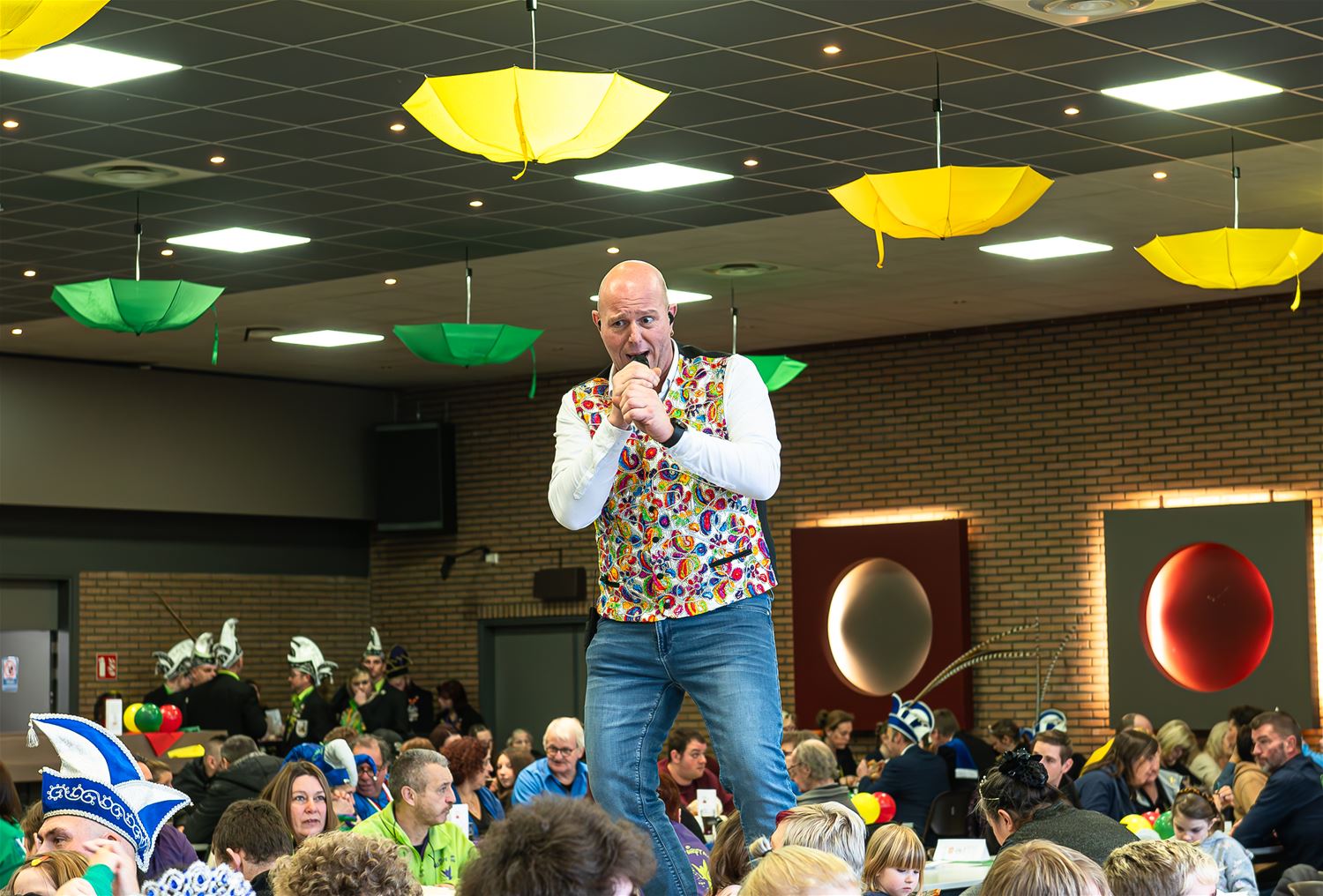 Prinses Linda en adjudant Mathiz aan de macht - Internetgazet Heusden ...