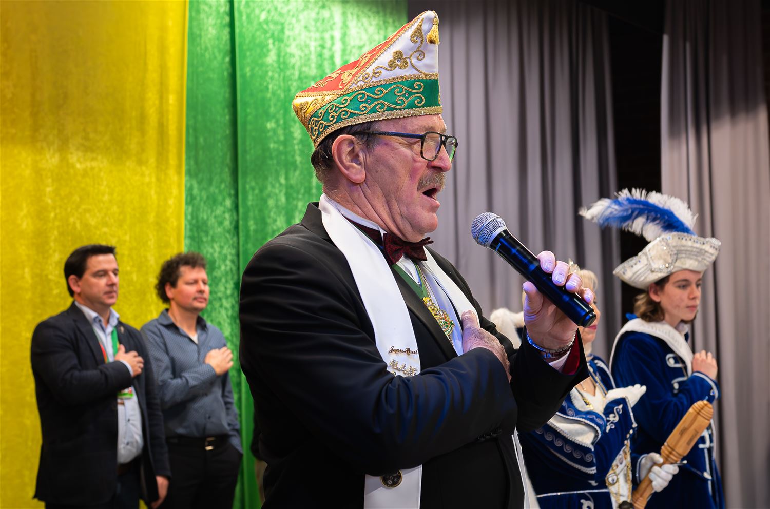 Prinses Linda en adjudant Mathiz aan de macht - Internetgazet Heusden ...