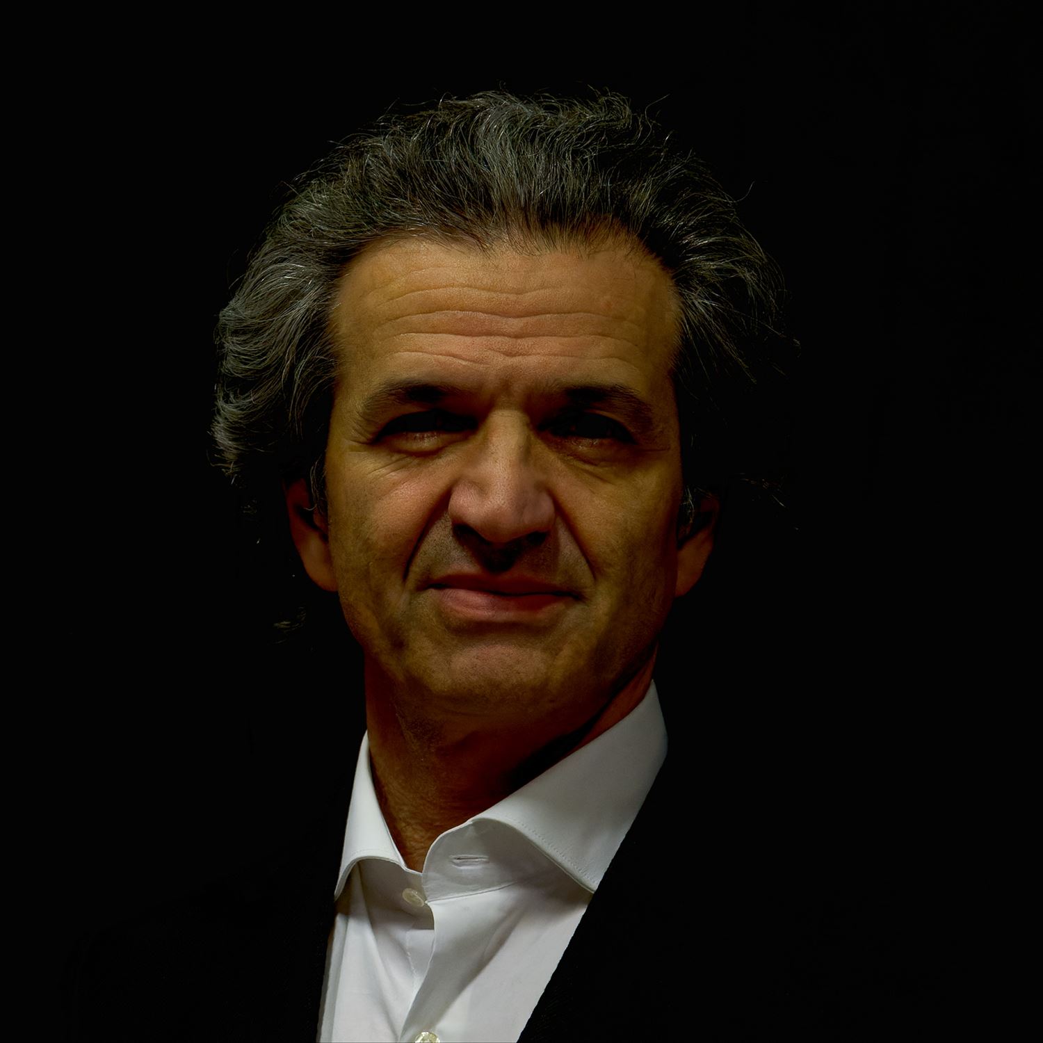 Volle zaal luistert naar dokter Baki Topal - Internetgazet Heusden-Zolder